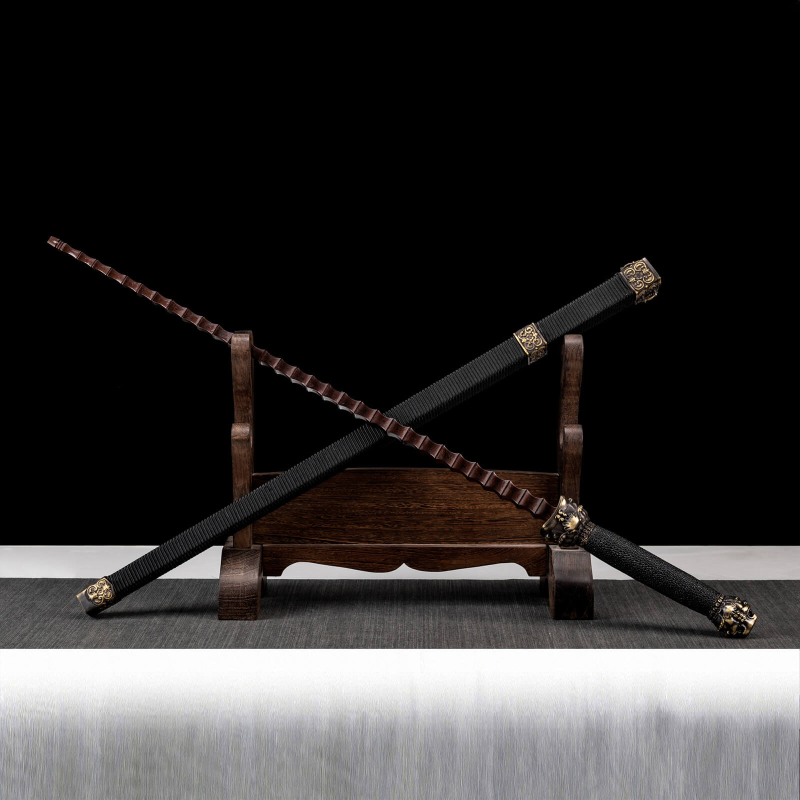 Handmade Chinese Traditional Eighteen Weapons Pattern Steel Solid Wood ...